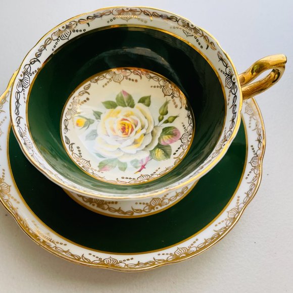 Regency | Dining | Regency Bone China Rose Pattern Center Greengold Tea ...